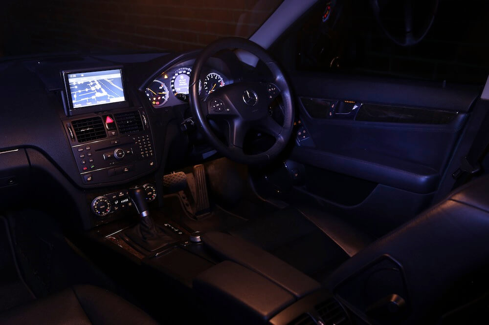 photos-mercedes-c200-interior-front-1000-x-666 – Prestige Rentals